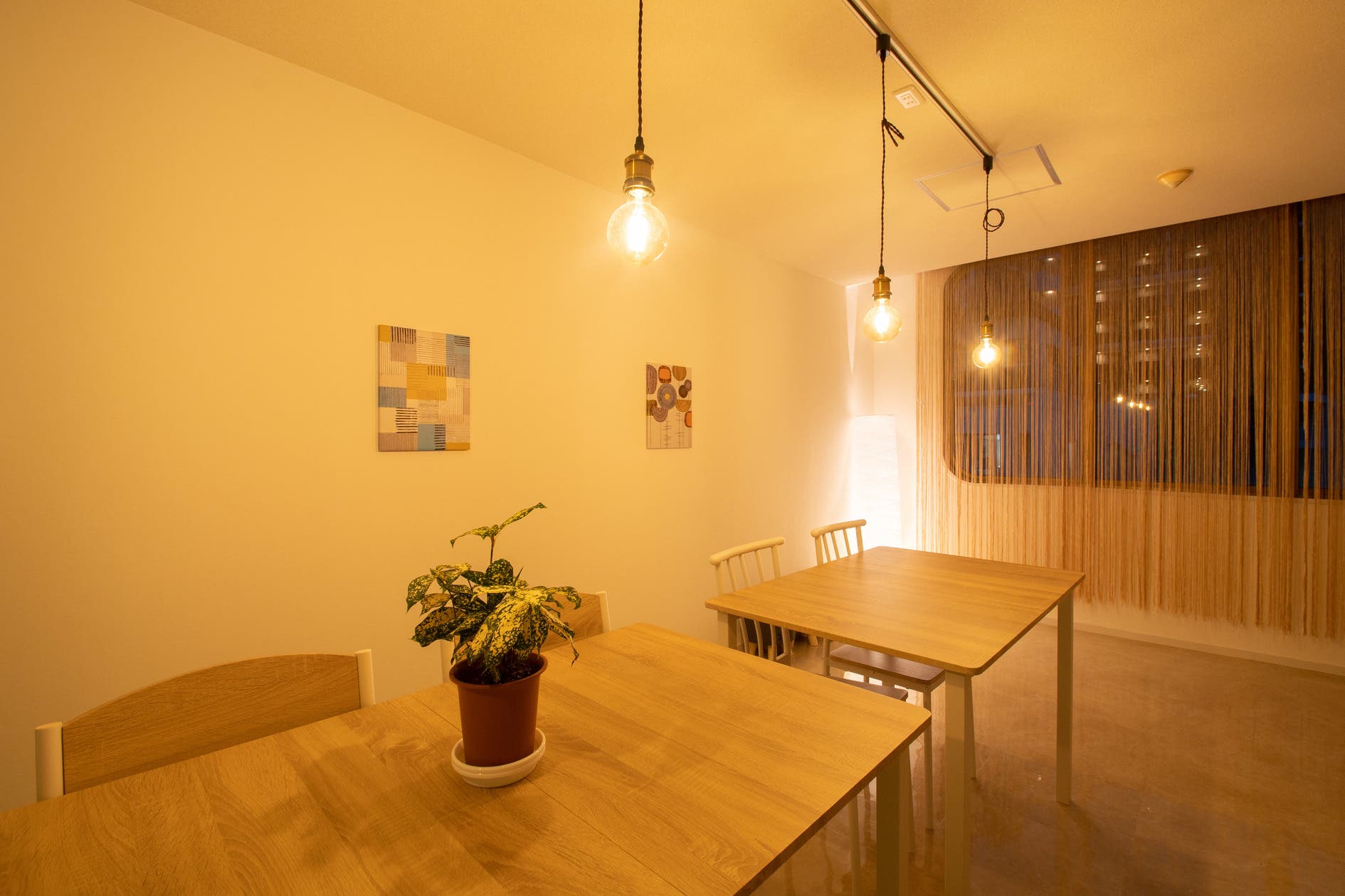 @400円/hほどで1フロア貸切🎉毎回清掃🧹最大40名🙆‍♀広々空間🍷24H🌠120㌅大画面プロジェクター🎥スマホ・PC投影💻の写真14