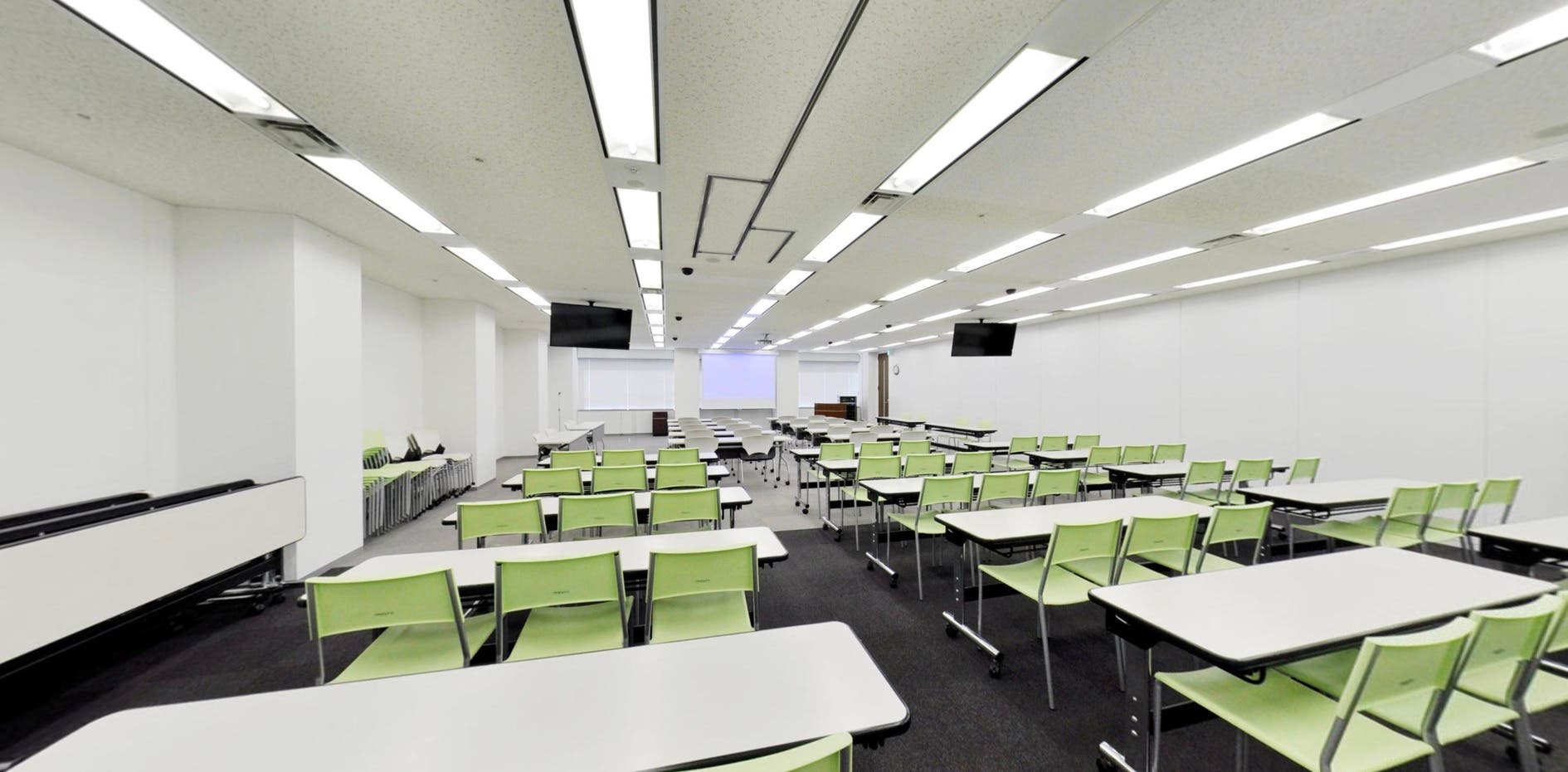 【西新宿駅直結/新宿アイランドタワー】108名対応／受付・天井プロジェクター・モニターあり／研修、講演会、セミナー、試験会場にの写真4