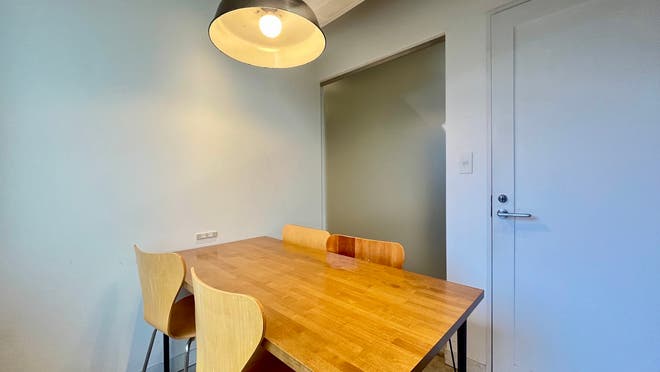 【渋谷・表参道・青山】4名様までの少人数でのミーティングにご利用可能なデザイナーズ会議室。青山学院大学のすぐそば。の写真2