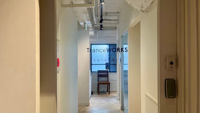 【渋谷・表参道・青山】4名様までの少人数でのミーティングにご利用可能なデザイナーズ会議室。青山学院大学のすぐそば。の写真6