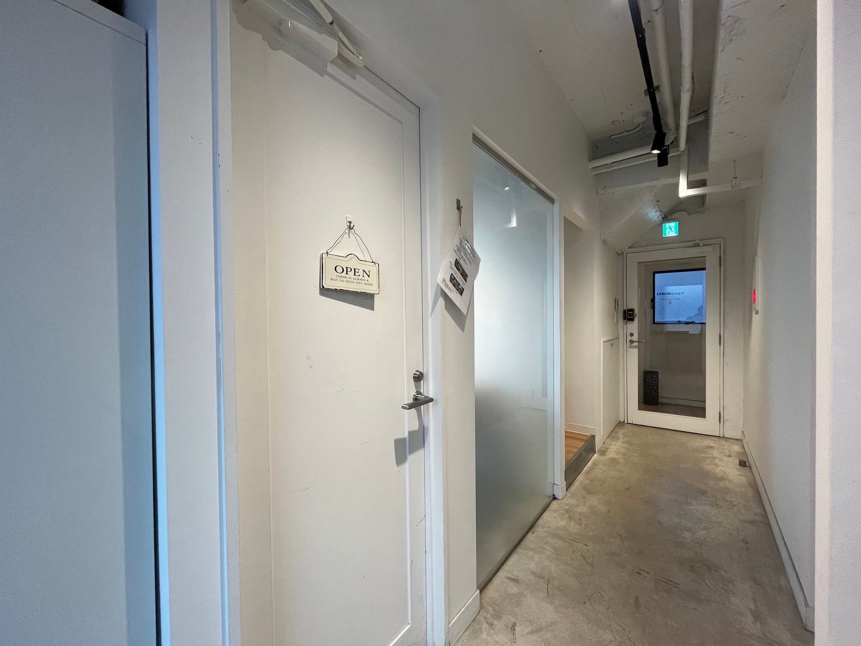 【渋谷・表参道・青山】4名様までの少人数でのミーティングにご利用可能なデザイナーズ会議室。青山学院大学のすぐそば。の写真7