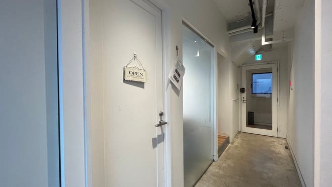 【渋谷・表参道・青山】4名様までの少人数でのミーティングにご利用可能なデザイナーズ会議室。青山学院大学のすぐそば。の写真7