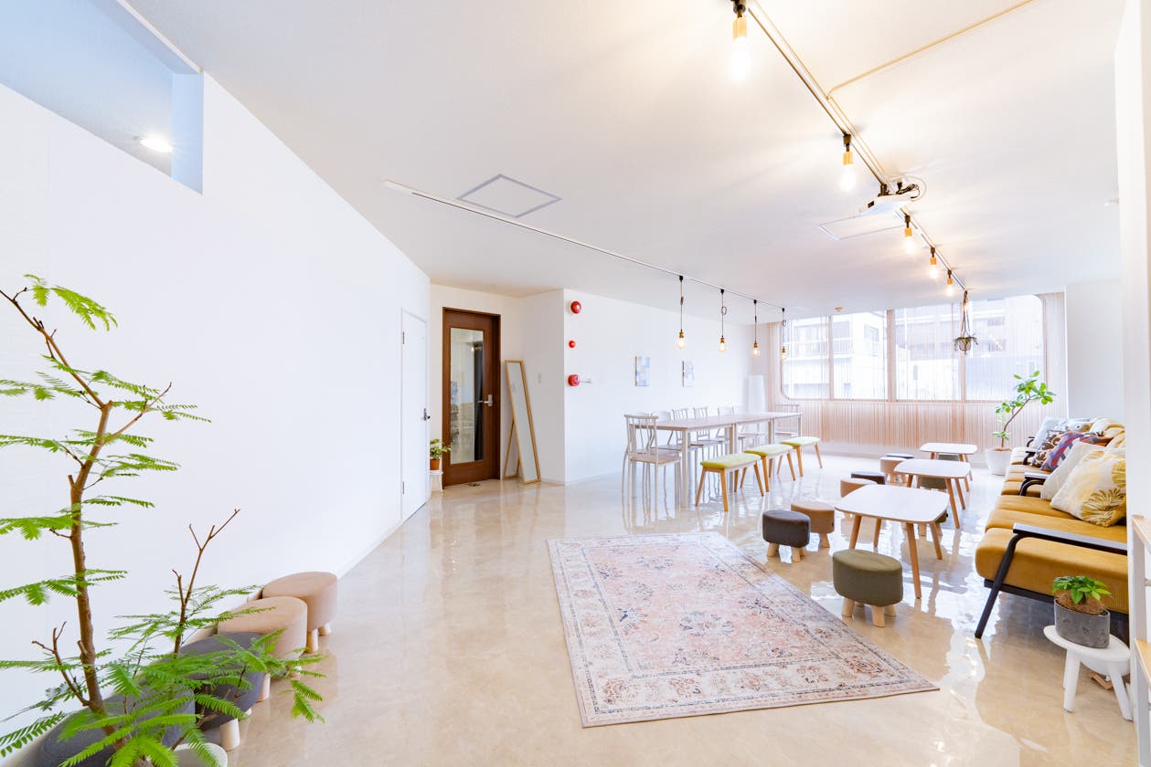 @400円/hほどで1フロア貸切🎉毎回清掃🧹最大40名🙆‍♀広々空間🍷24H🌠120㌅大画面プロジェクター🎥スマホ・PC投影💻の写真25