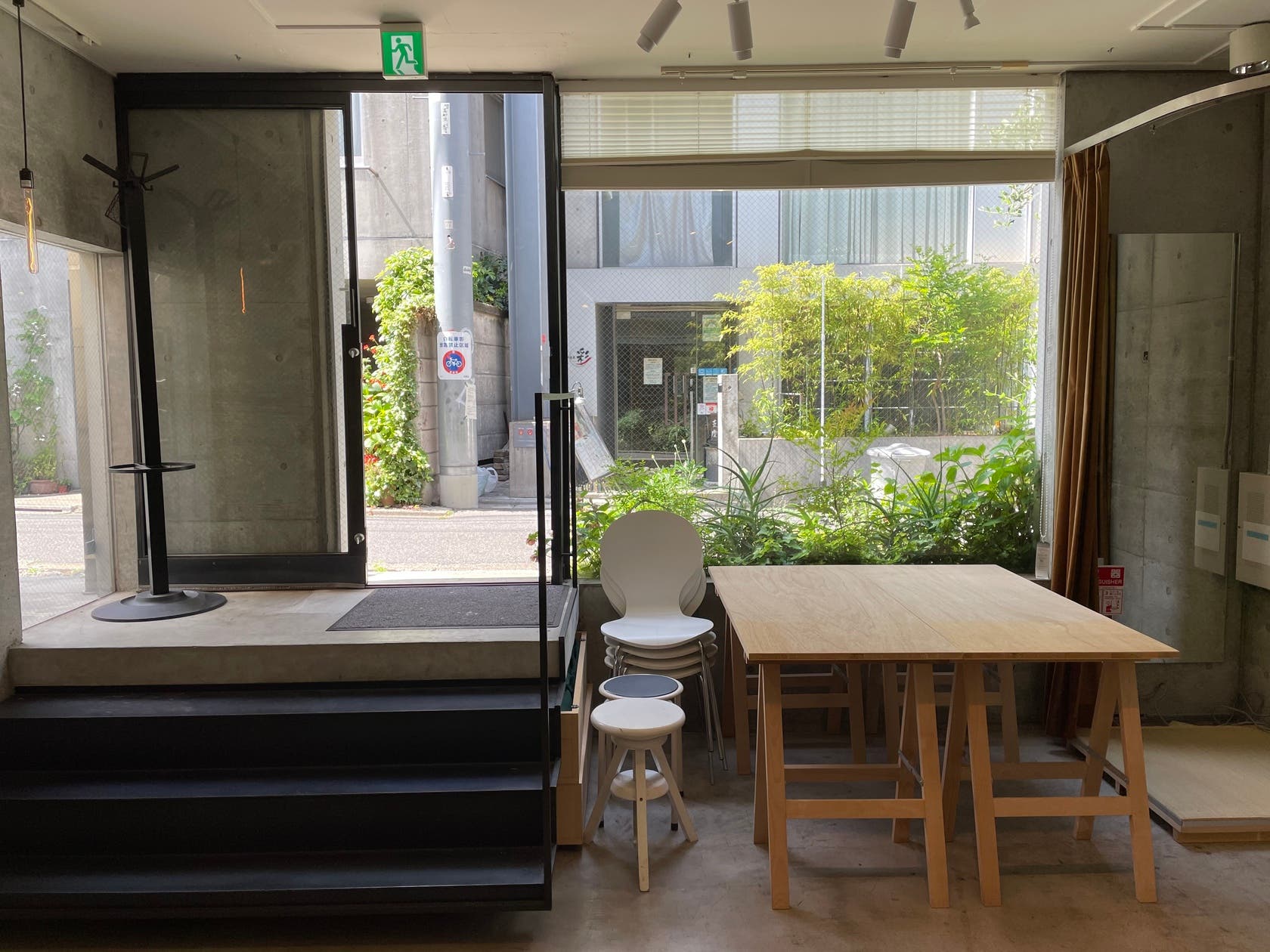 【中目黒駅2分】大きなガラス張りのウィンドウが特徴のビル1階路面店スペースの写真6