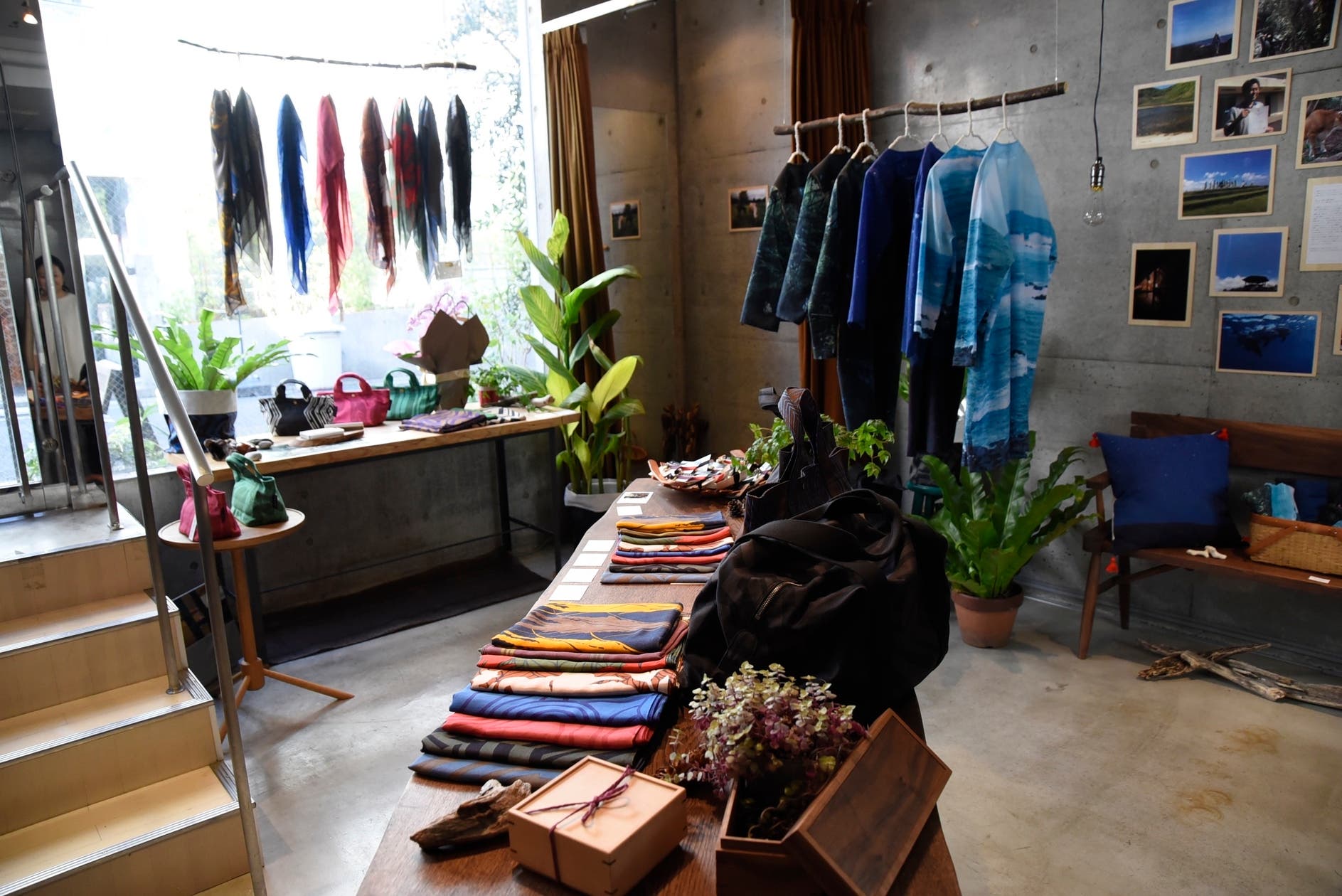 【中目黒駅2分】大きなガラス張りのウィンドウが特徴のビル1階路面店スペースの写真9