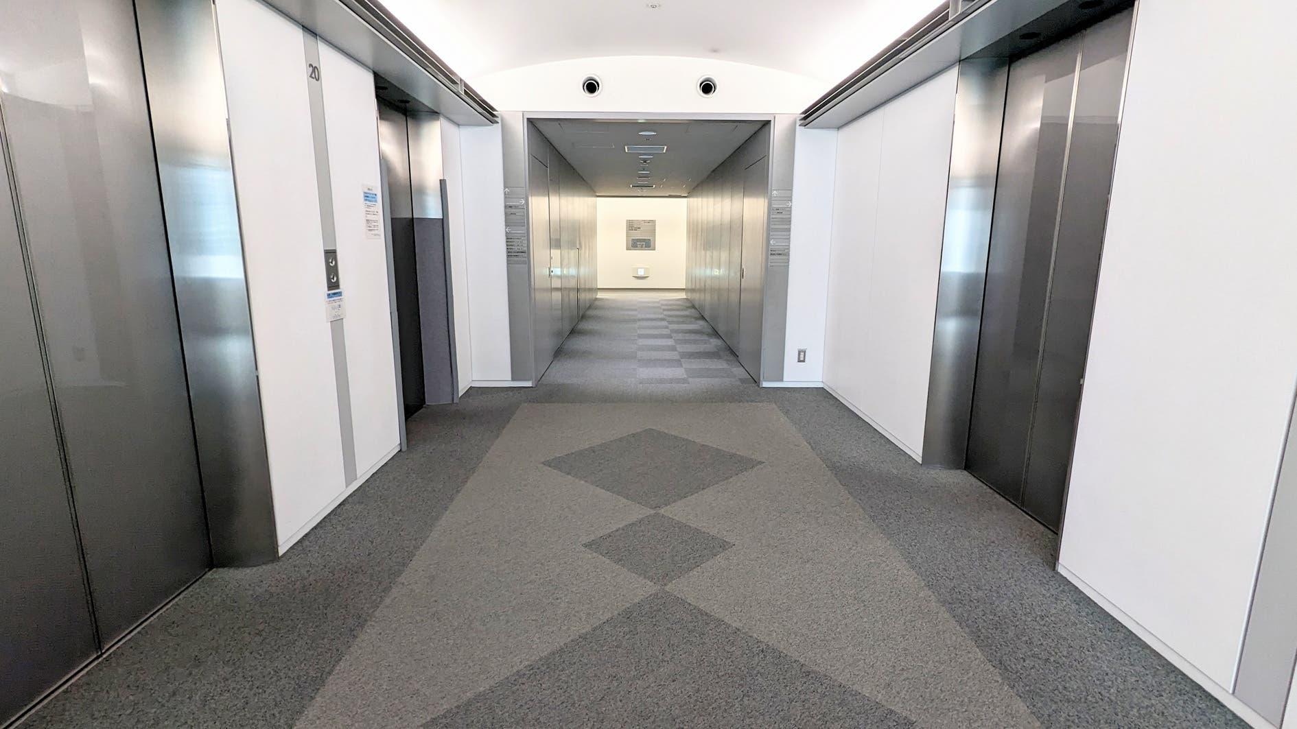 【西新宿駅直結/新宿アイランドタワー】108名対応／受付・天井プロジェクター・モニターあり／研修、講演会、セミナー、試験会場にの写真7