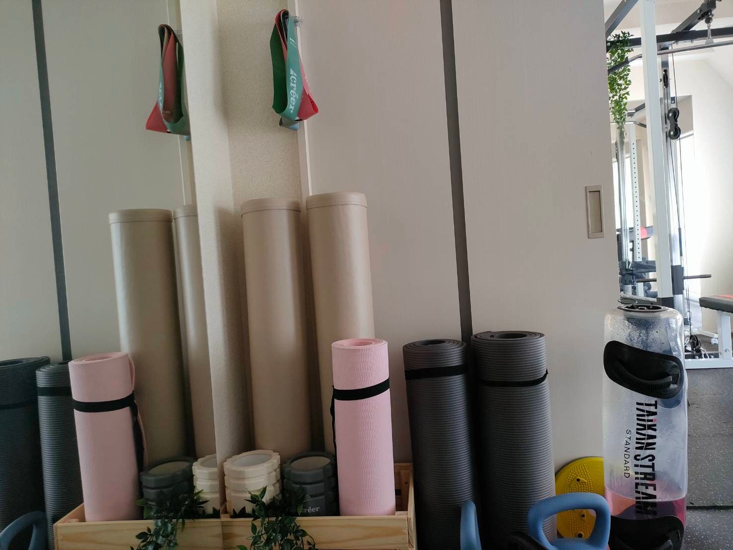 24時間ジム、新宿3丁目駅3分、当日予約でお得な割引きも！人気マルチマシン完備、個人利用可、自分好みの照明演出に、ドラマ出演ジムの写真10