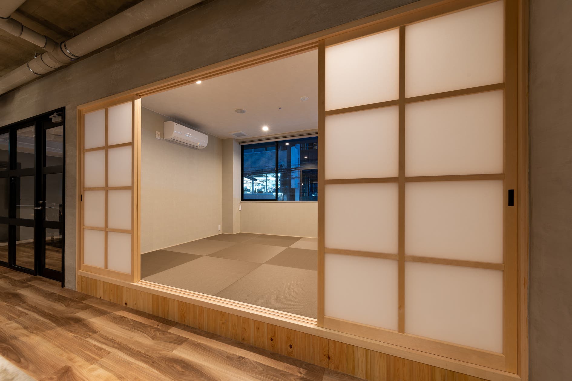 お稽古やお茶室として、タタミのお部屋の写真1