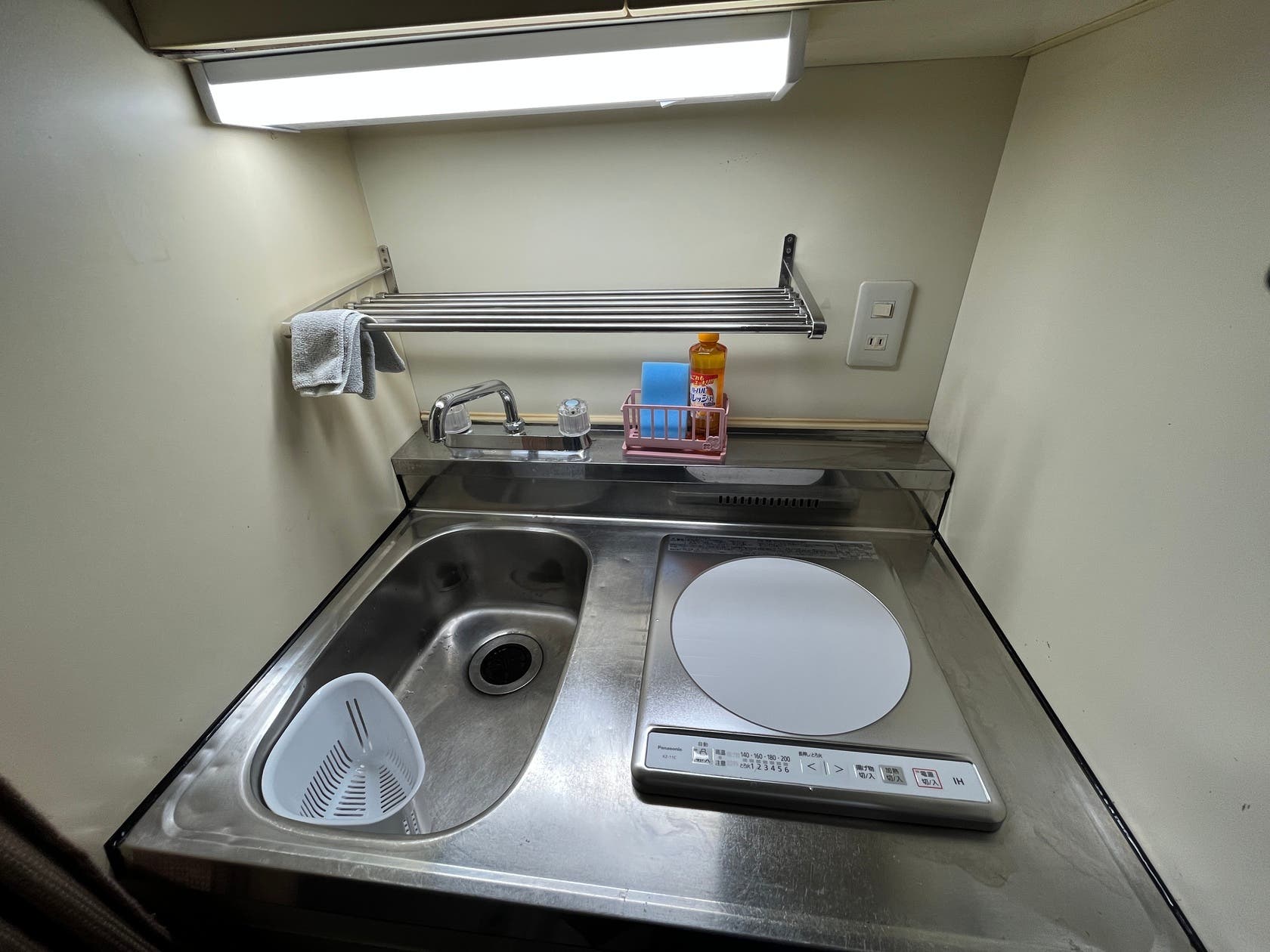 【オレンジ貸会議室】新大阪駅・西中島６分【無料】NTT高速WiFi&大画面モニター●８名様【大歓迎】MEETING/セミナー/の写真14