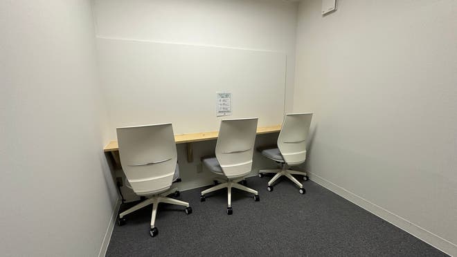 北上尾駅徒歩11分!【¥1,100/1h!無料駐車場あり!】フリードリンク付き 貸軽防音ブースDの写真2