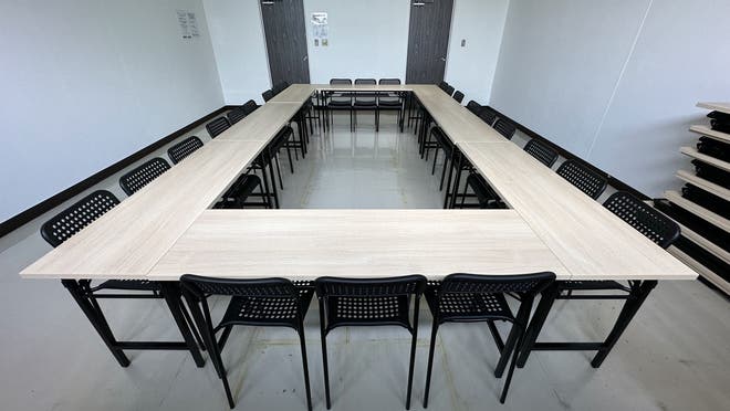 北上尾駅徒歩11分!【¥4,400/1h!無料駐車場あり!】フリードリンク付き 16名会議室の写真3