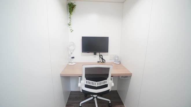 <PaO Work 新宿No.2>完全個室ワークブース💼光回線高速Wi-Fi📶モニター🖥テレワーク/ZOOM/面接/自習/作業の写真1