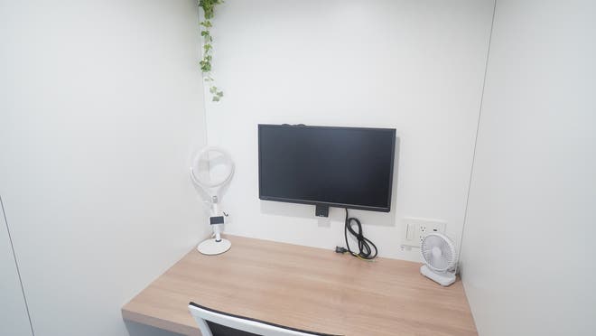 <PaO Work 新宿No.2>完全個室ワークブース💼光回線高速Wi-Fi📶モニター🖥テレワーク/ZOOM/面接/自習/作業の写真4