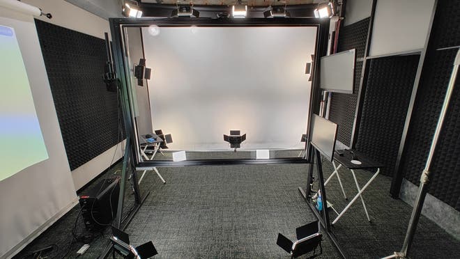 プロ用機材で誰でも簡単に動画を撮影、配信可能!カメラ、マイク、照明、クロマキー、機材は全て揃っています!の写真4