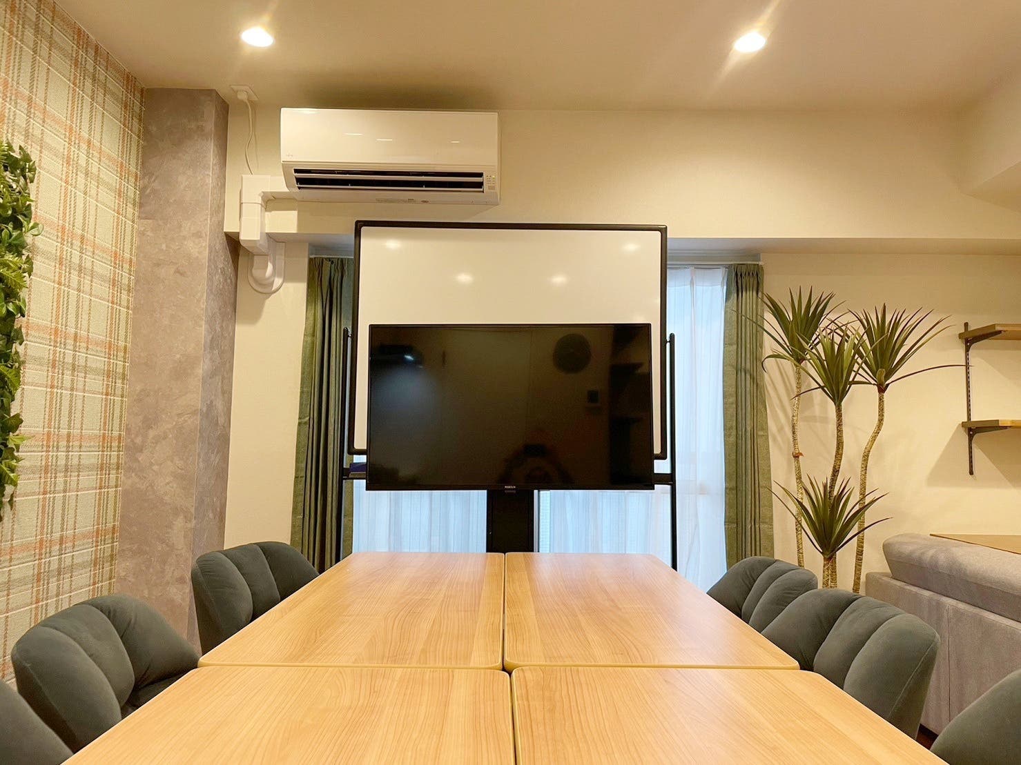 【中野駅徒歩3分！12名利用可！】高速光WiFi・大型モニター・ホワイトボード全て無料！ふれあい貸し会議室 中野Aの写真11