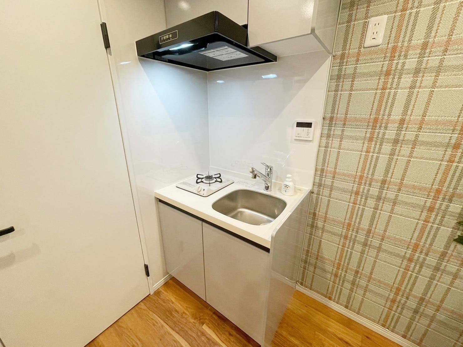 【中野駅徒歩3分！12名利用可！】高速光WiFi・大型モニター・ホワイトボード全て無料！ふれあい貸し会議室 中野Aの写真12