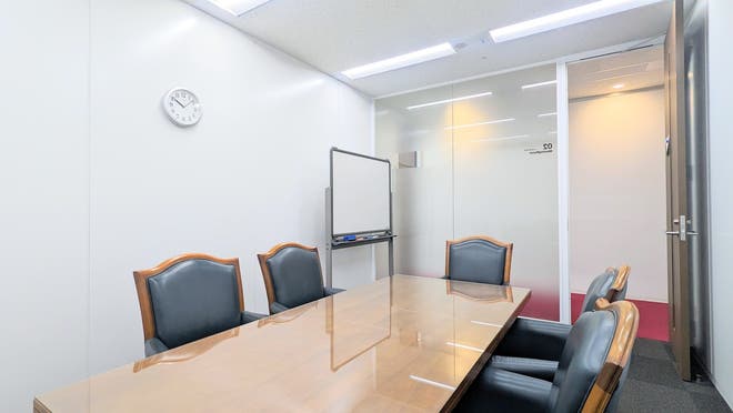 【西新宿駅直結/新宿アイランドタワー】6名 会議室/受付有り/Wi-Fi・ホワイトボード・スクリーンの写真4