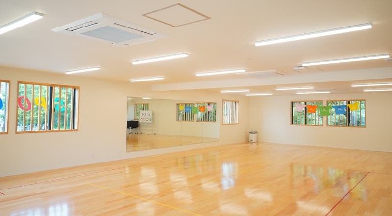 ＜レンタルスタジオSPOCCO鶴舞公園＞ツルマガーデン内🌳更衣室👗大型パネルミラー🧘‍♀️Wi-Fi📶