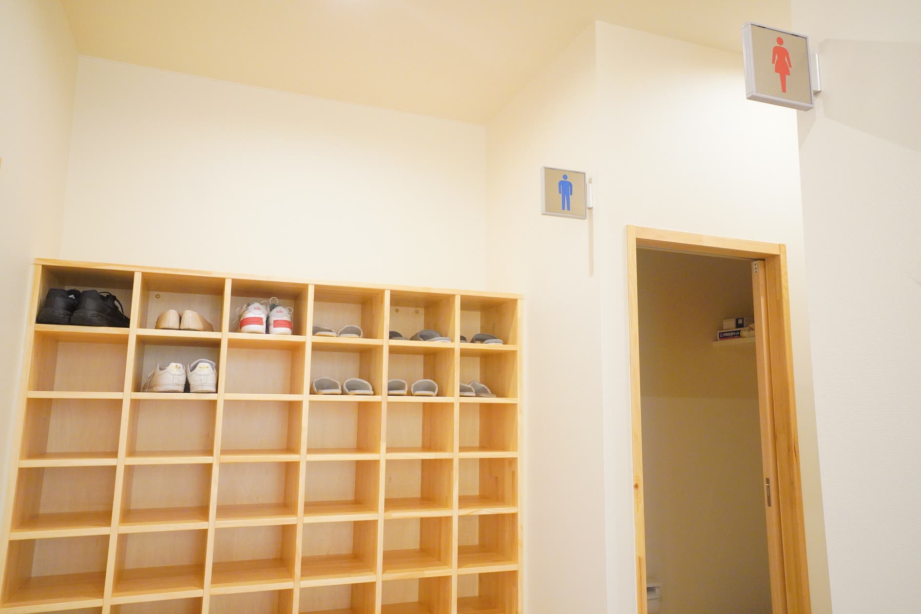 ＜レンタルスタジオSPOCCO鶴舞公園＞ツルマガーデン内🌳更衣室👗大型パネルミラー🧘‍♀️Wi-Fi📶の写真16