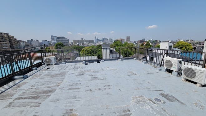 【開放感抜群🎈】周辺に高いビルがない、駅から徒歩5分の広々とした屋上スペース❗の写真3