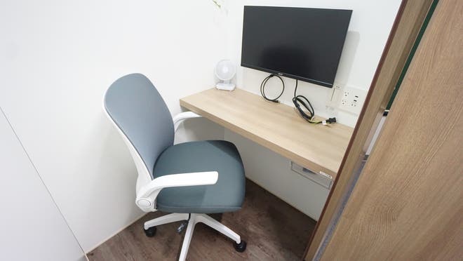 <Pao Work 神田東口No.5>完全個室ワークブース💼光回線Wi-Fi📶モニター🖥テレワーク/ZOOM/自習/作業場所の写真1