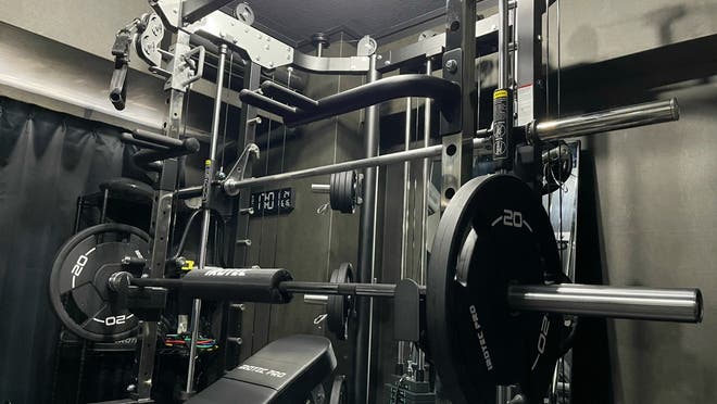 【JR目黒駅3分】✨目黒最安値✨ 駅チカ!高性能設備、清潔感のある豪華な内装、トレーニング器具充実の写真7