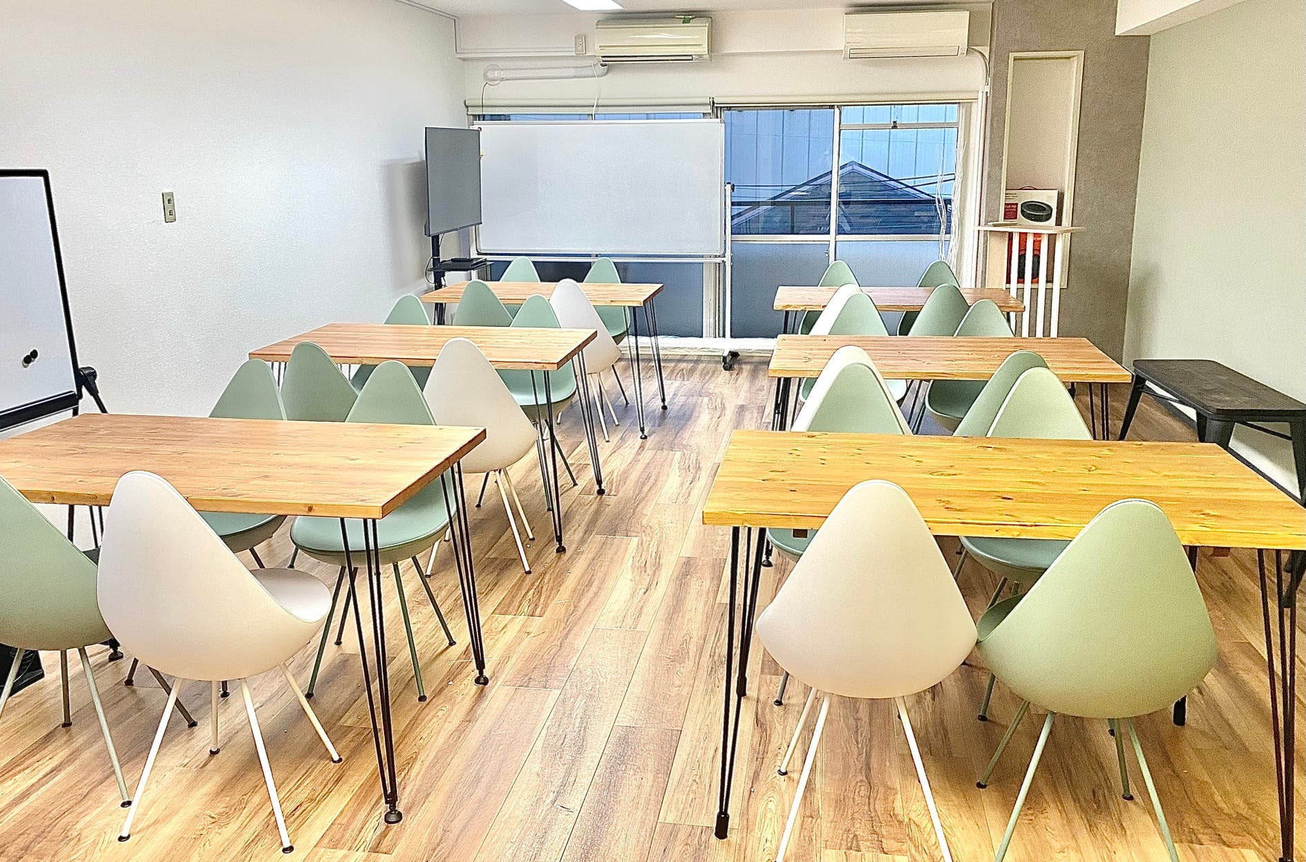 忘年会・新年会大歓迎🎉三ノ宮5分！ゆったり55m2/飲食🆗nuro光💡100inch大画面/会議/セミナー/懇親会/撮影会の写真4