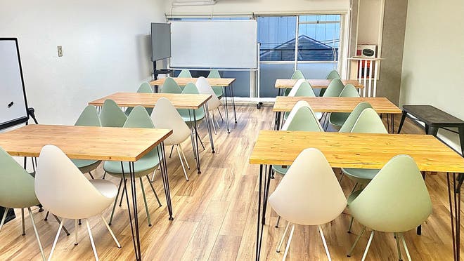 三ノ宮駅5分!ゆったり55m2/飲食🆗nuro光💡100inchプロジェクター/会議/セミナー/懇親会/撮影会トワールの写真4