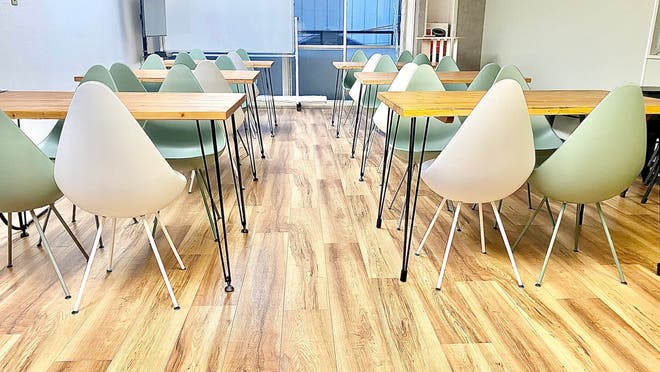 三ノ宮駅5分!ゆったり55m2/飲食🆗nuro光💡100inchプロジェクター/会議/セミナー/懇親会/撮影会トワールの写真3