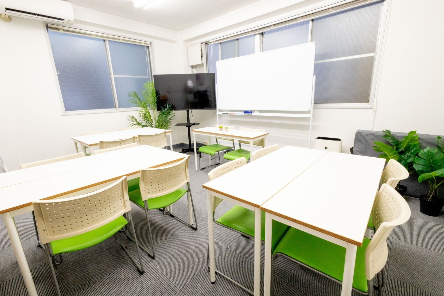 直前割を実施✨神田WEST🍀14名＋４名🍀 WIFI/モニター/施術ベッド/備品無料✨1日プラン有✨会議ゲーム勉強会✨の写真7