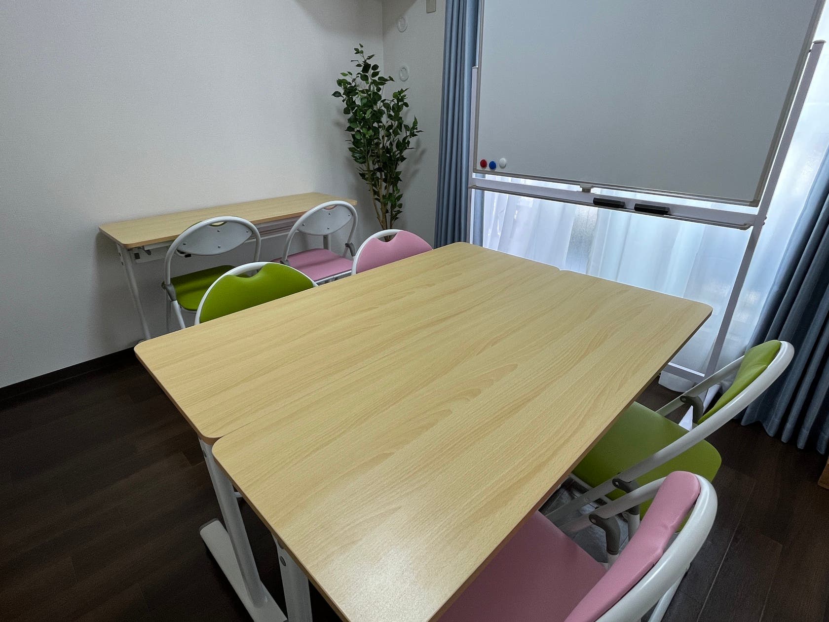 【オレンジ貸会議室】新大阪駅・西中島６分【無料】NTT高速WiFi&大画面モニター●８名様【大歓迎】MEETING/セミナー/の写真16