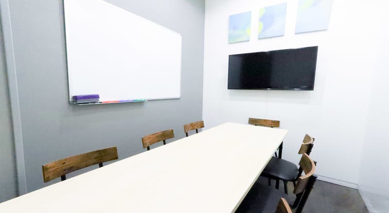 【五反田駅 徒歩1分！小型会議室！完全個室！8名利用可！】大型モニター・WiFi無料！ふれあい貸し会議室 五反田No80