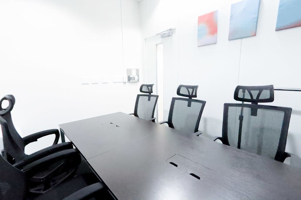 【五反田駅 徒歩1分！完全個室！8名利用可！】大型モニター・WiFi無料・オフィスチェア！ふれあい貸し会議室 五反田No81の写真5