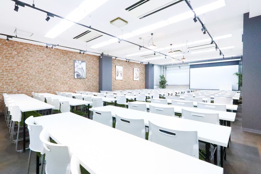 【五反田駅 徒歩1分！大型会議室！91名利用可！】高性能プロジェクター・マイク・WiFi無料！ふれあい貸し会議室 五反田No79の写真2