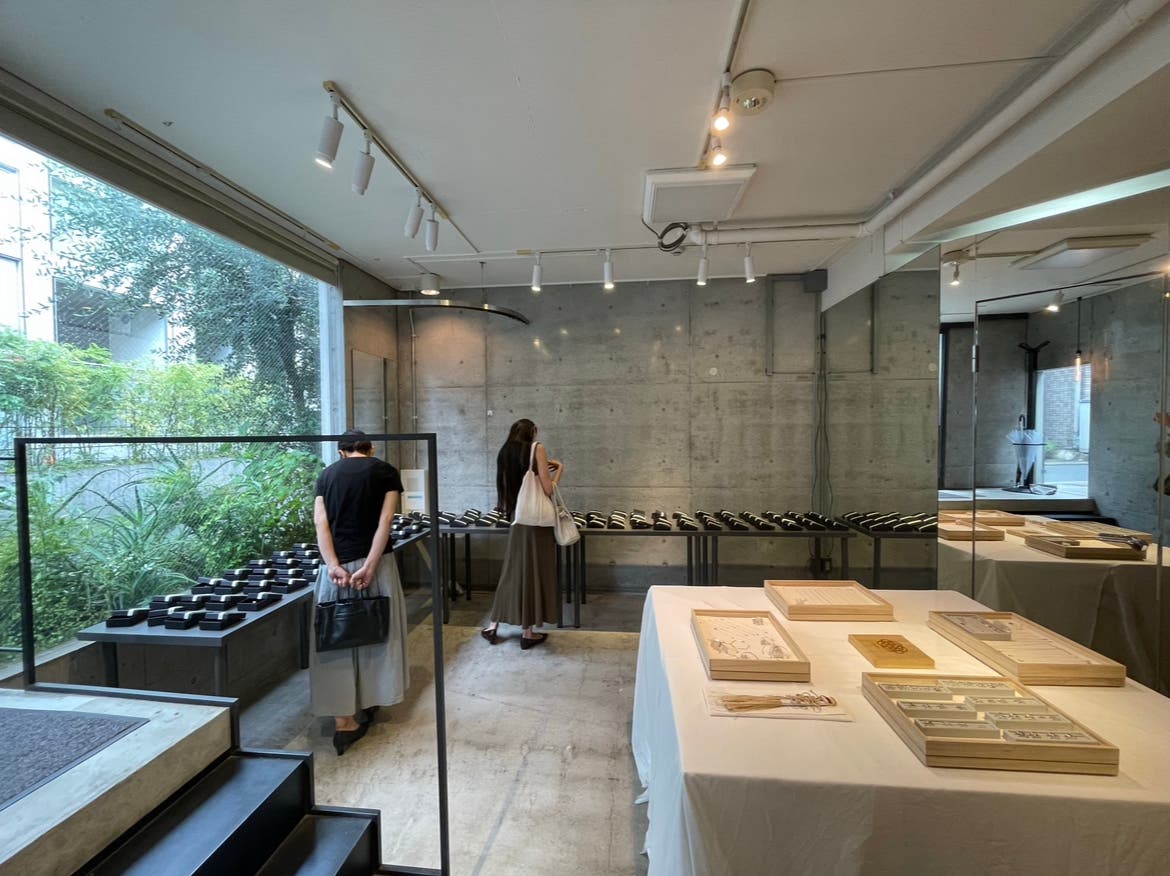 【中目黒駅2分】大きなガラス張りのウィンドウが特徴のビル1階路面店スペースの写真10