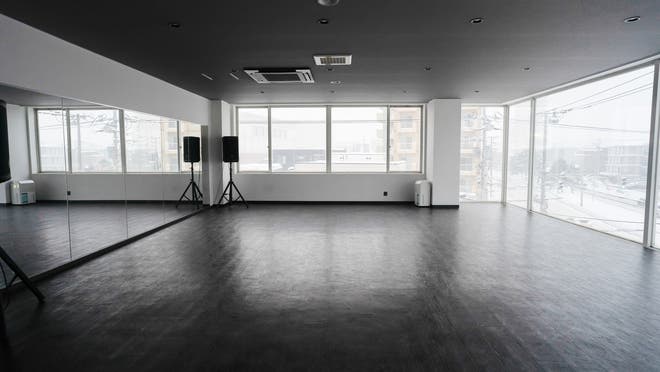 New OPEN!!カフェバーカウンター付きレンタルスタジオ!大人数パーティーも可!(無人レンタルスペース)の写真1