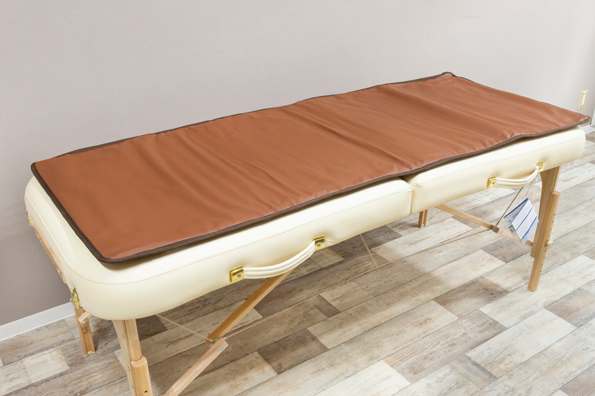 【新宿御苑前駅徒歩1分】【完全個室型レンタルサロン】エステ・整体/広々31㎡個室/即予約可能/施術台2台有/備品無料/固定光の写真10