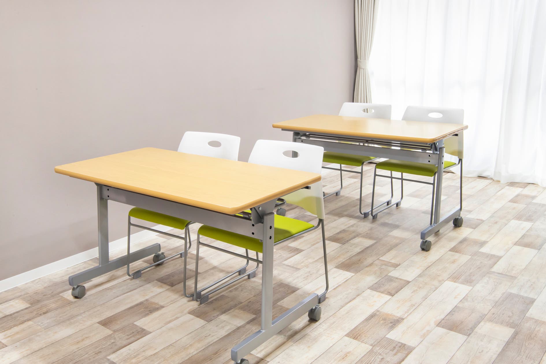 【新宿御苑前駅徒歩1分】【完全個室型レンタルサロン】エステ・整体/広々31㎡個室/即予約可能/施術台2台有/備品無料/固定光の写真17