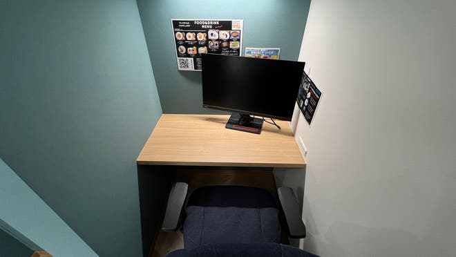 【新宿駅直結】モニター付きオンライン会議可能!1名用半個室(Room8)の写真2