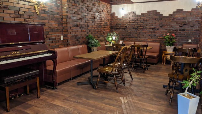 【豪華カフェ&バー】50名着席可・豊中駅 徒歩2分・約90㎡(パーティ・2次会・撮影会・レッスン・各種イベント)の写真5