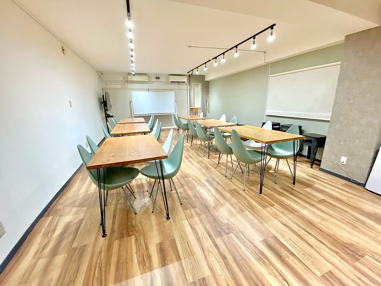 忘年会・新年会大歓迎🎉三ノ宮5分！ゆったり55m2/飲食🆗nuro光💡100inch大画面/会議/セミナー/懇親会/撮影会の写真6