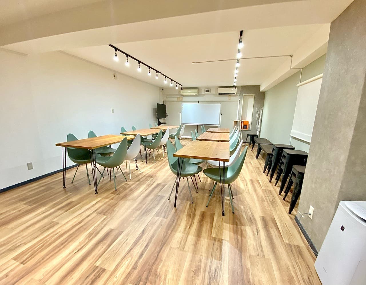 忘年会・新年会大歓迎🎉三ノ宮5分！ゆったり55m2/飲食🆗nuro光💡100inch大画面/会議/セミナー/懇親会/撮影会の写真11