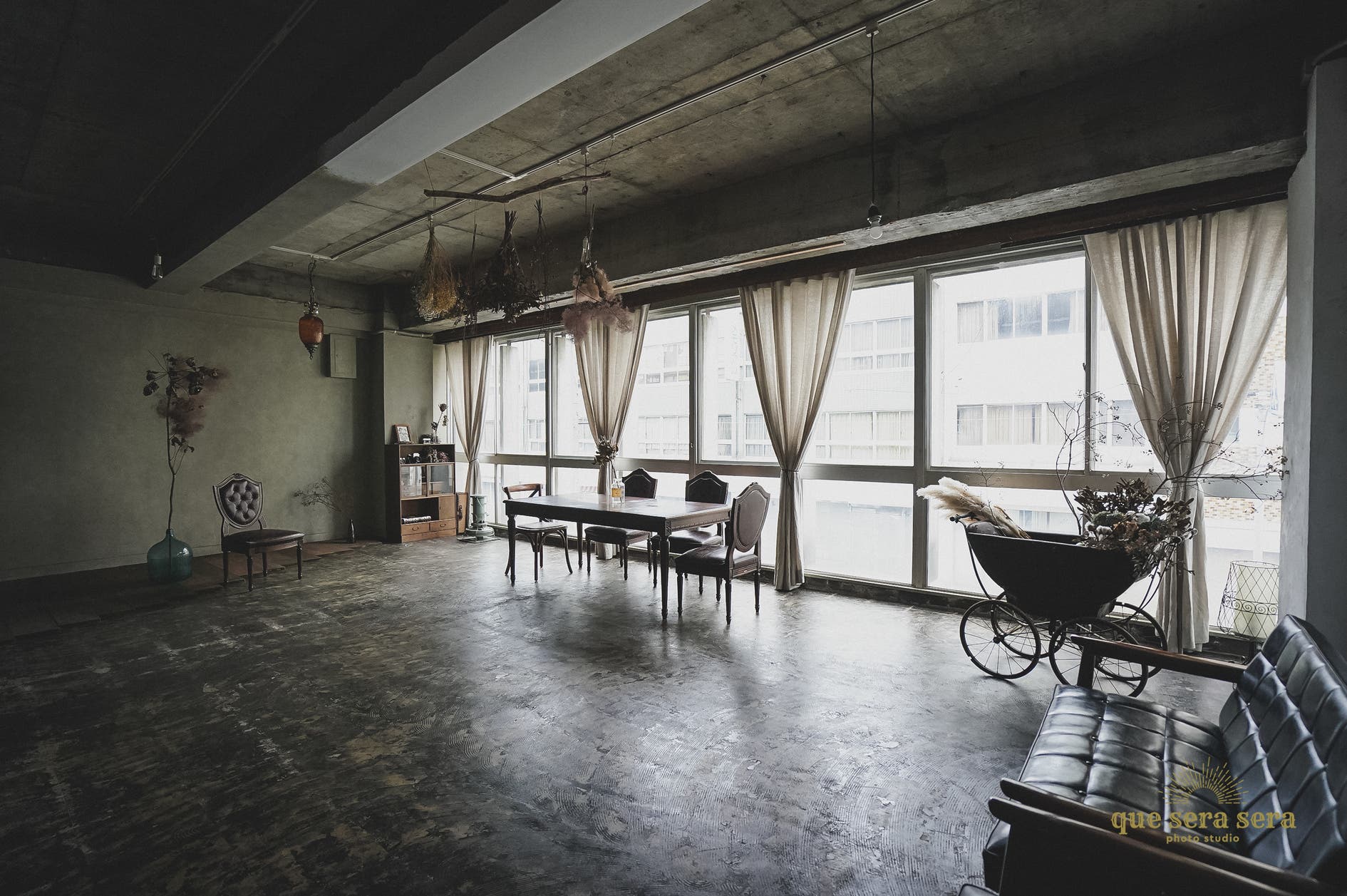 自然光を生かしたノスタルジックなフォトスタジオの写真8