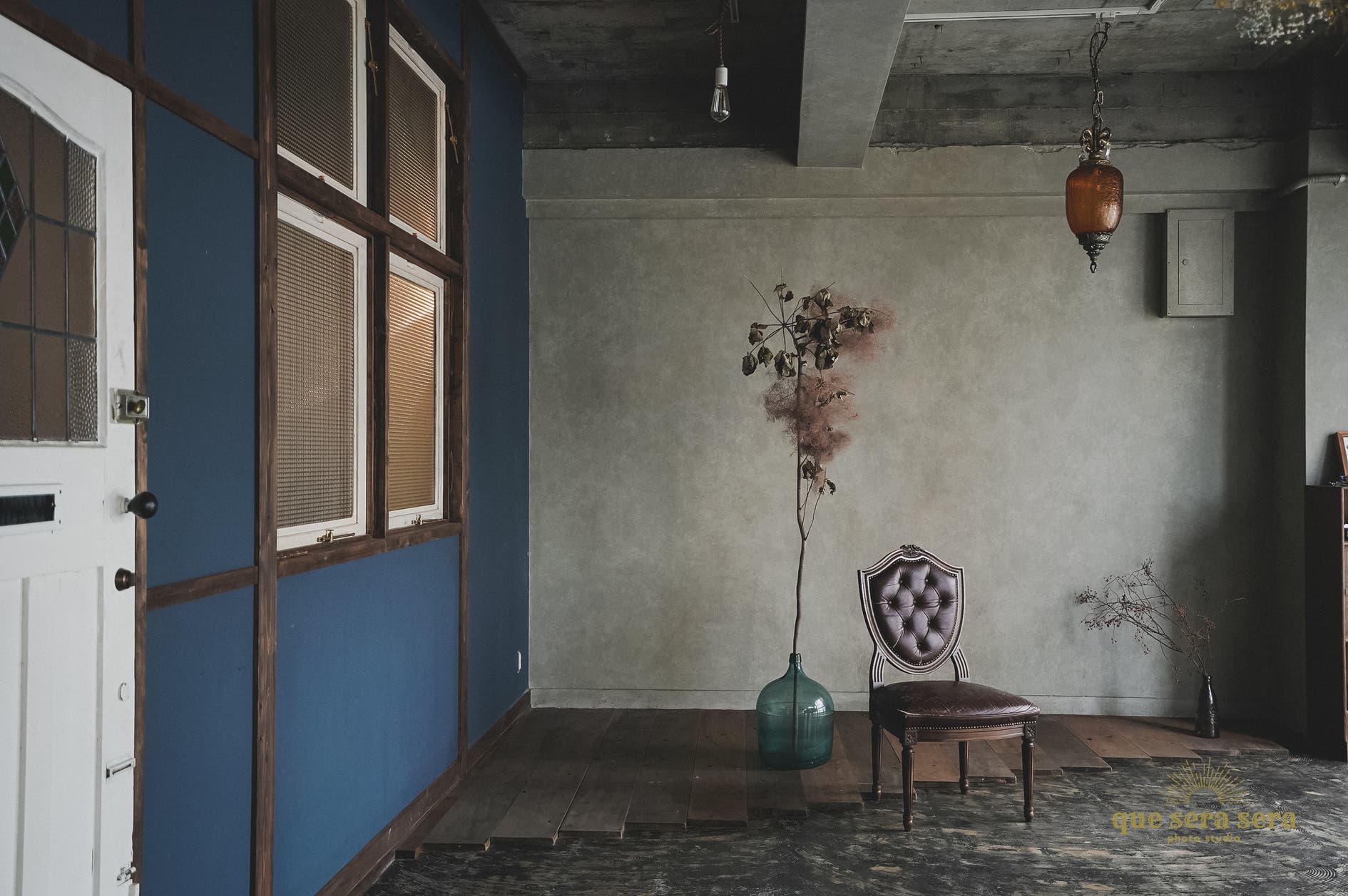 自然光を生かしたノスタルジックなフォトスタジオの写真9