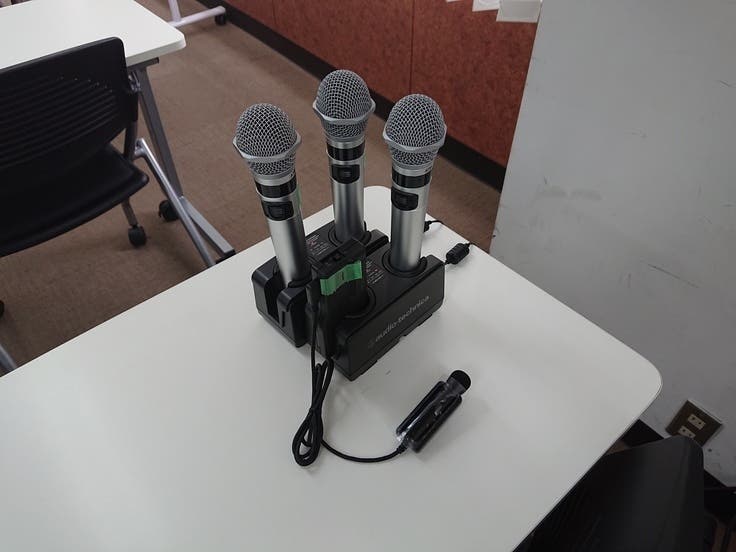 NLC新大阪8号館901号室【全て無料】マイク・プロジェクター・スクリーン・モニター・ホワイトボード★高速ネット回線導入★の写真6