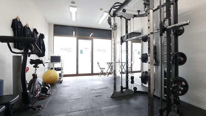 【大和西大寺駅から徒歩圏内】レンタルジム/完全個室・高品質マシン完備!の写真1