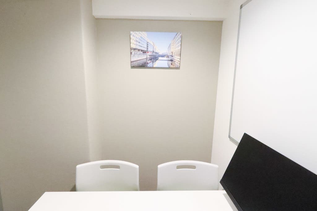 【品川駅　徒歩3分！完全個室！4名使用可！】モニター・WiFi無料！土足OK！ふれあい貸し会議室 品川No88の写真5