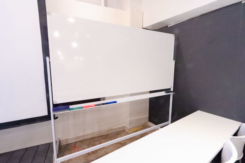 【渋谷駅徒歩1分！ヒカリエ隣！122名】プロジェクタ・ホワイトボード・WiFi・無線マイク無料！ふれあい貸し会議室 渋谷No77の写真26