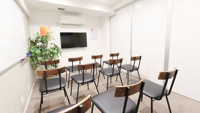 【品川駅 徒歩3分!完全個室!14名使用可!】大型モニター・WiFi無料!土足OK!ふれあい貸し会議室 品川No85の写真8