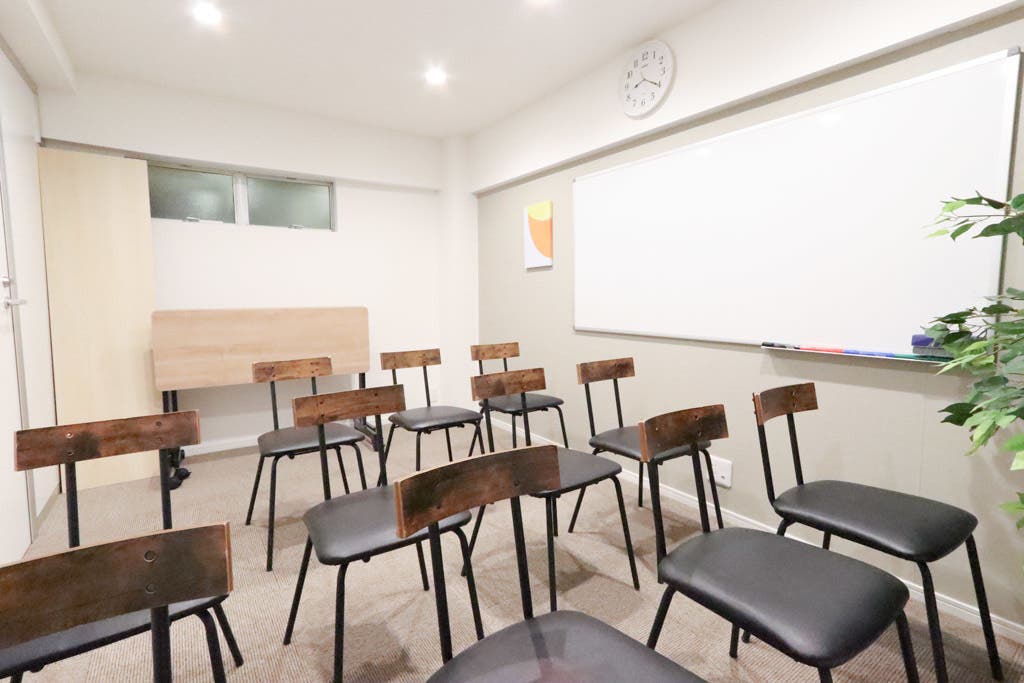 【品川駅　徒歩3分！完全個室！14名使用可！】大型モニター・WiFi無料！土足OK！ふれあい貸し会議室 品川No85の写真9